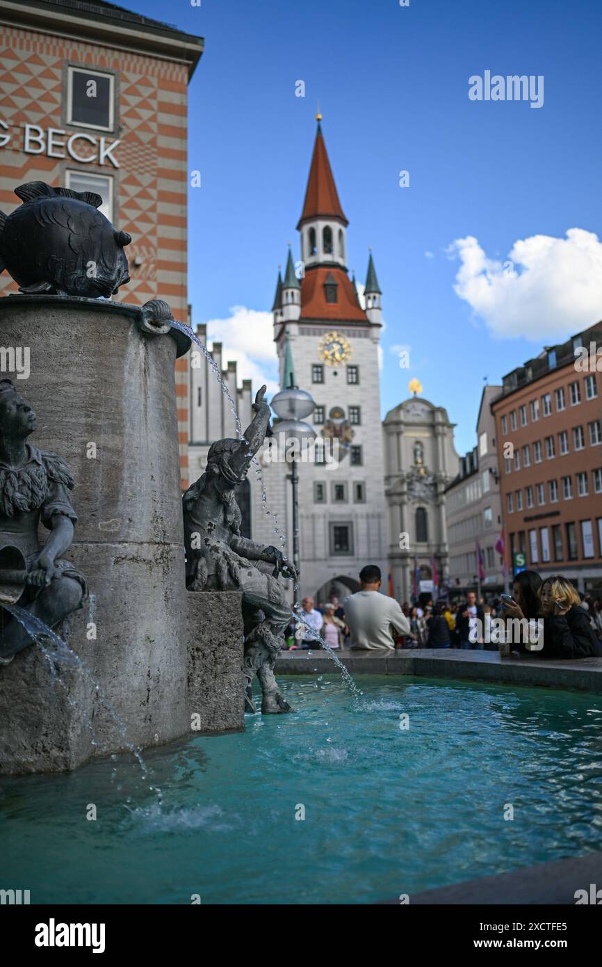 Marienplatz in munich old hi-res stock photography and images - Alamy
