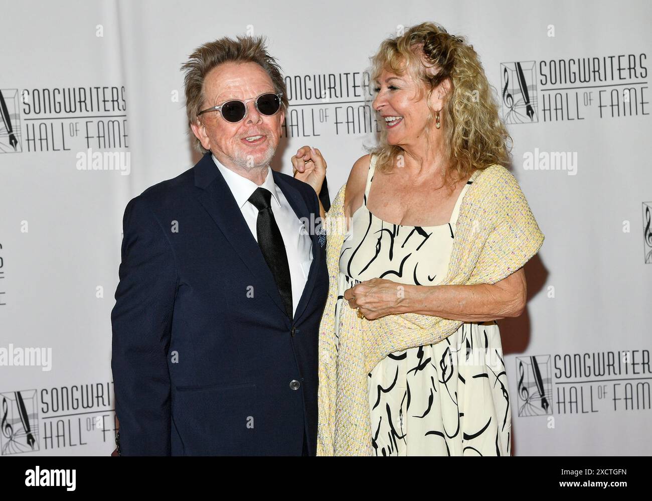 Paul Williams, left, and Mariana Williams attend the Songwriters Hall ...