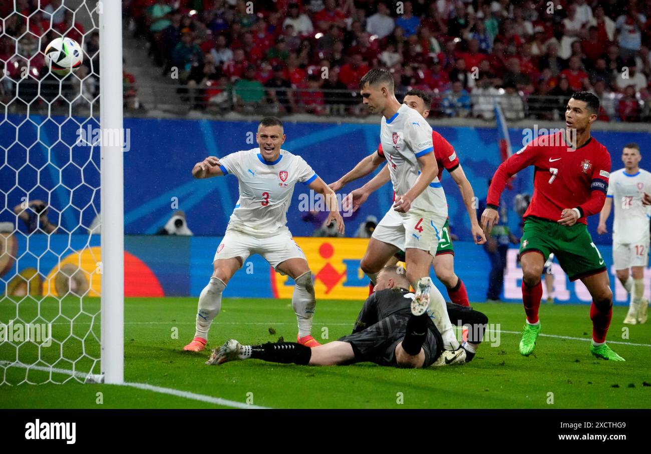 Portugal's Cristiano Ronaldo, right, watches Czech Republic's Robin ...