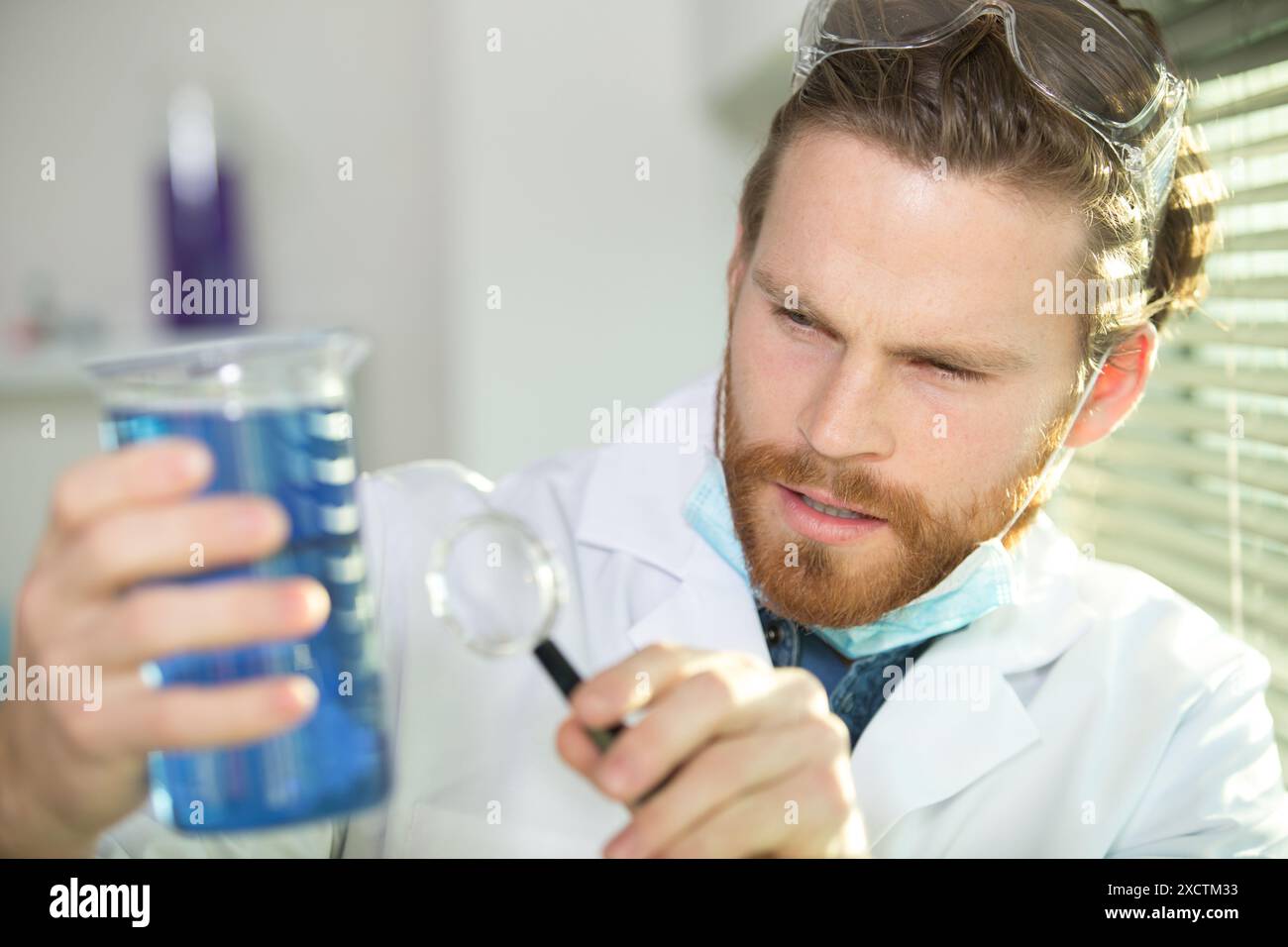 scientist doctor doing experiments in a laboratory Stock Photo - Alamy