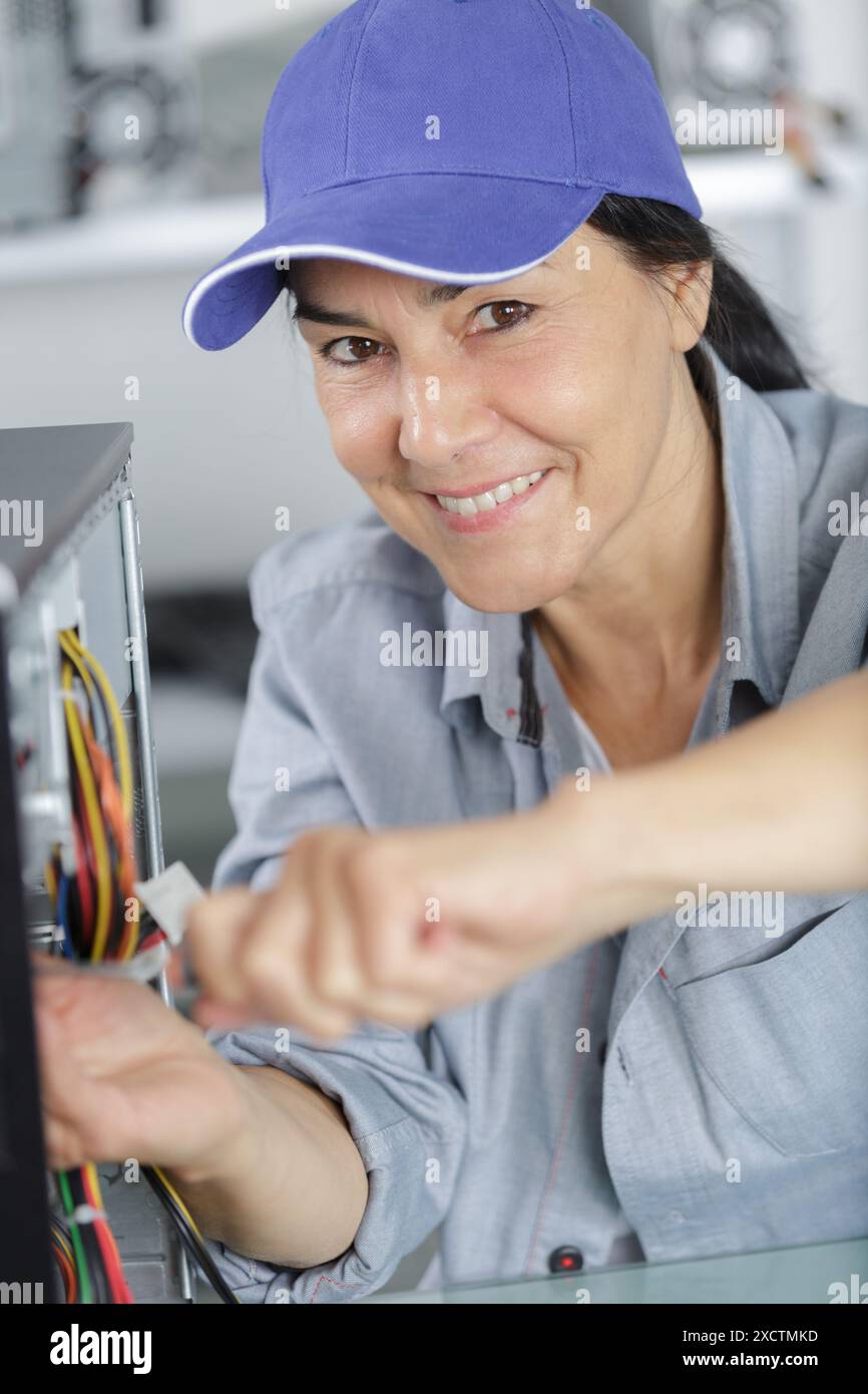 Controlling cables hi-res stock photography and images - Alamy