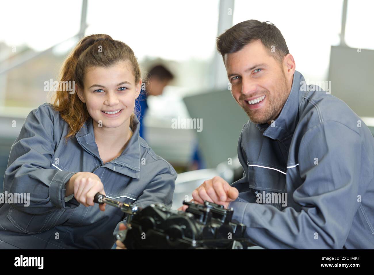 Apprentice motor mechanics hi-res stock photography and images - Alamy