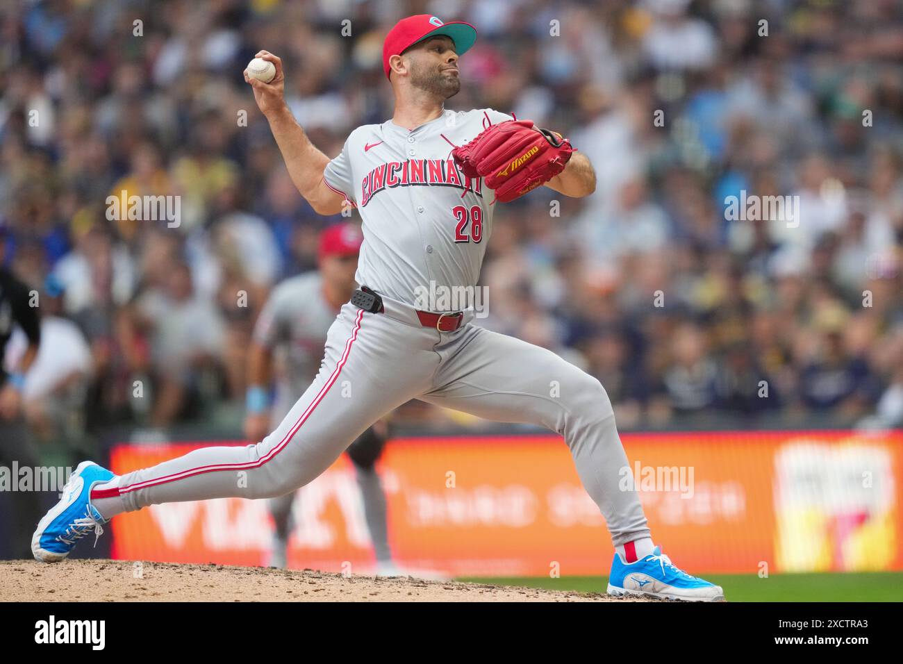 Cincinnati Reds relief pitcher Nick Martinez (28) throws a pitch during ...