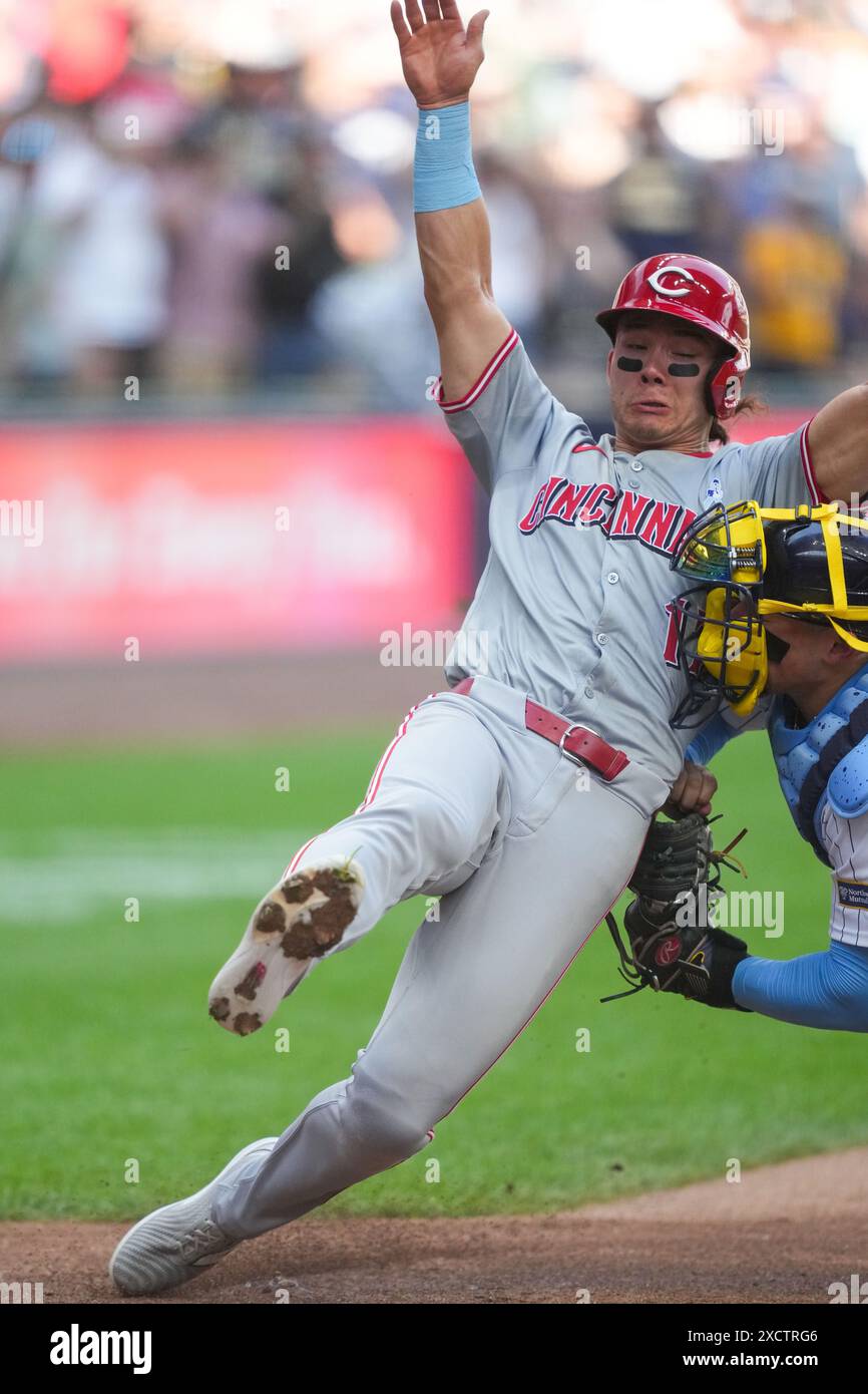 Cincinnati Reds left fielder Stuart Fairchild (17) is tagged out at ...