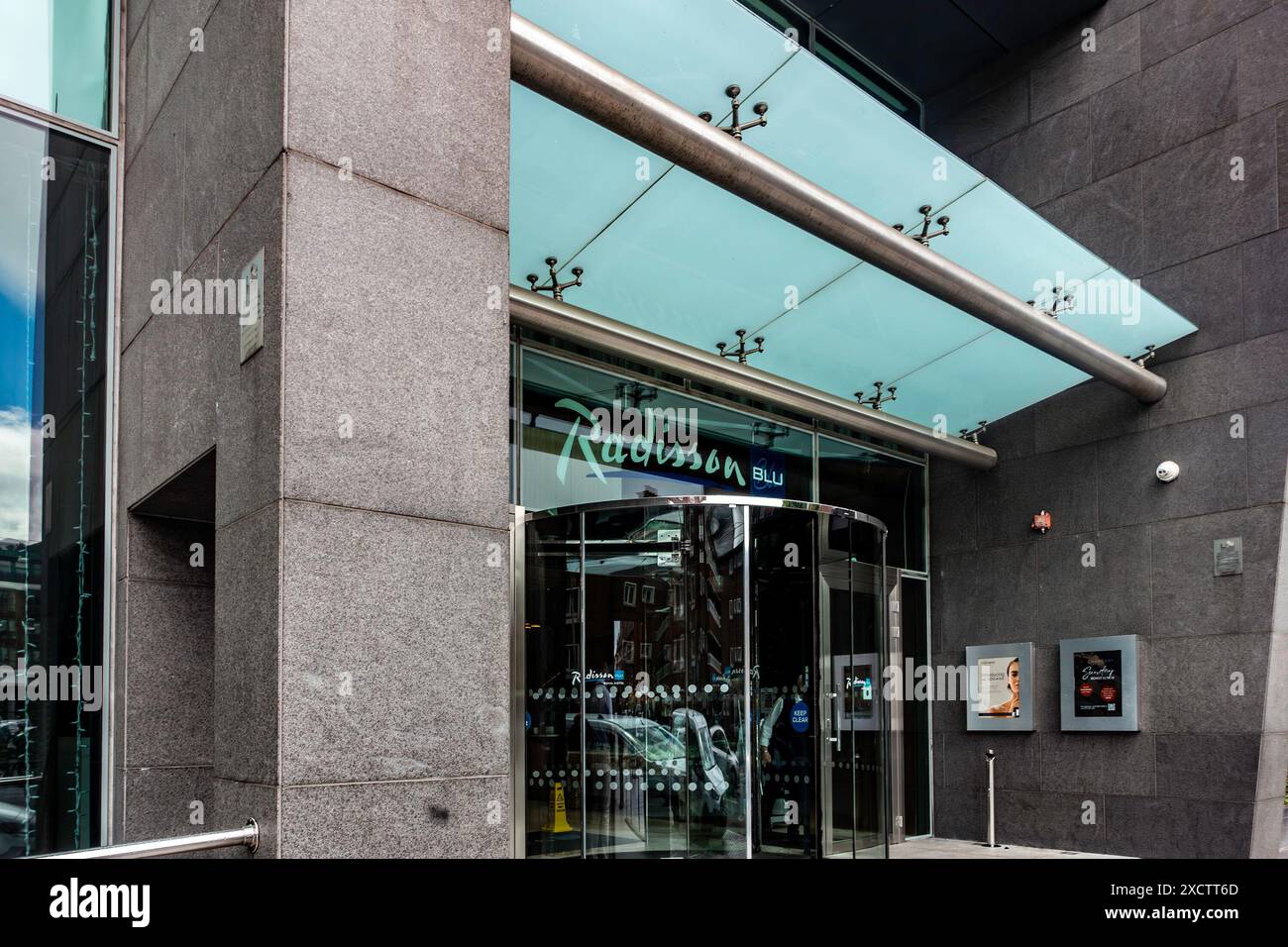 Sleek hotel logo hi-res stock photography and images - Alamy