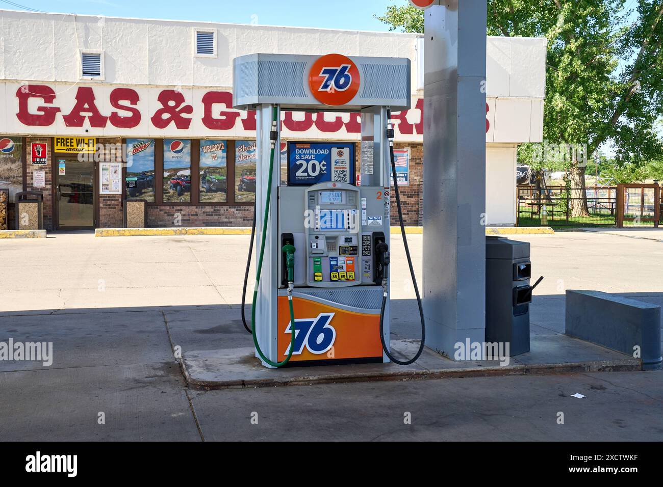Amerikanische tankstelle hi-res stock photography and images - Alamy