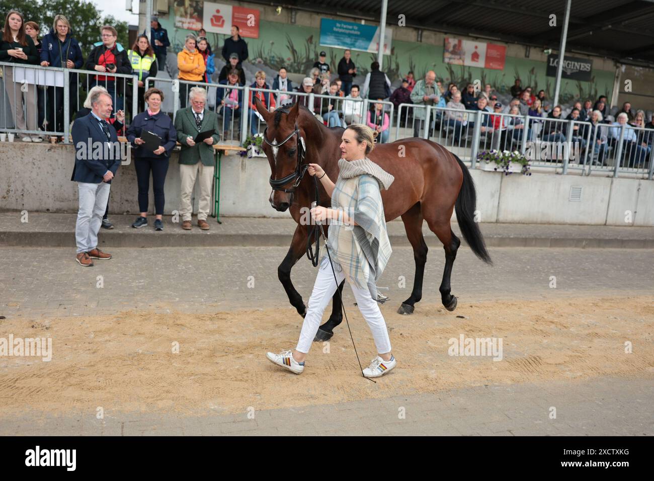 Katherine Coleman of USA with Monbeg Senna during the CCI5* second ...