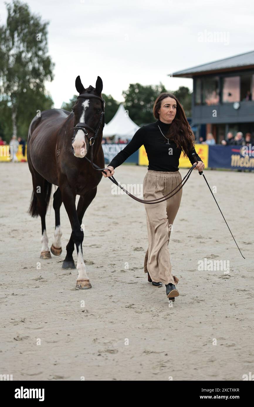 Muzi Pottinger of New Zealand with Good Timing during the CCI5* second ...