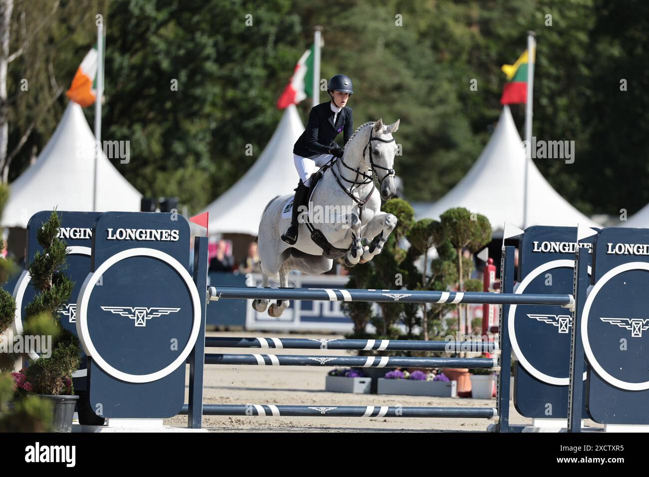 Isabella Innes Ker of Great Britain with Highway during the CCI5 ...