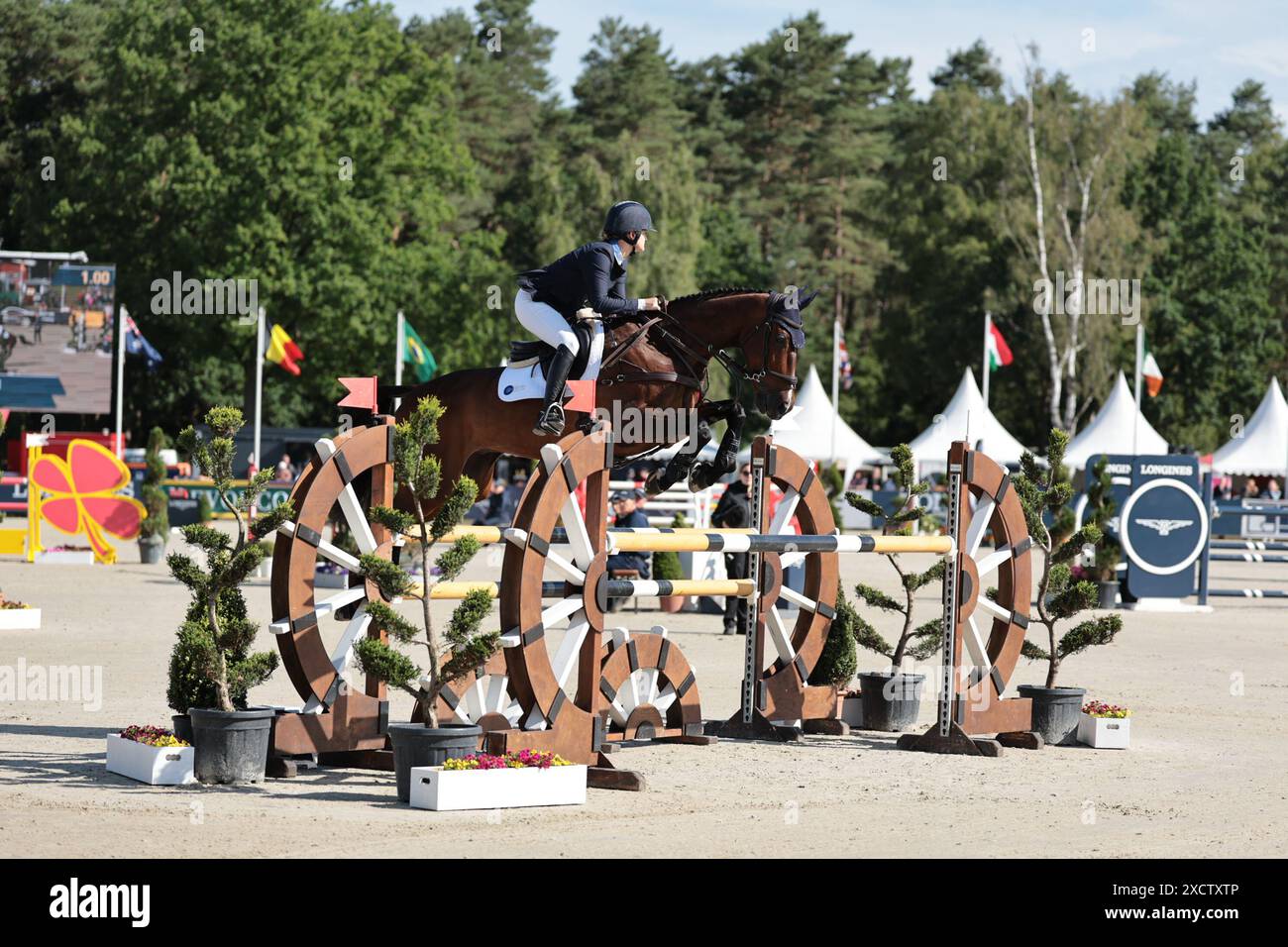 Katherine Coleman of USA with Monbeg Senna during the CCI5* showjumping ...