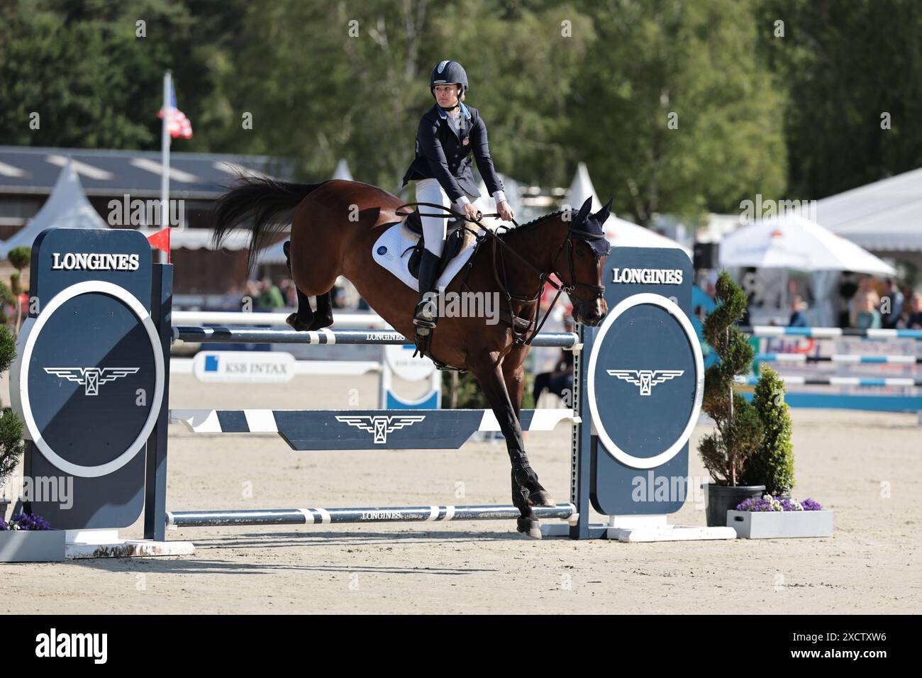 Katherine Coleman of USA with Monbeg Senna during the CCI5* showjumping ...