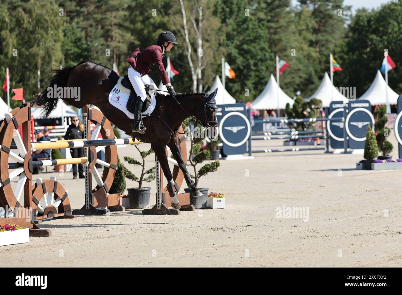 Muzi Pottinger of New Zealand with Good Timing during the CCI5 ...