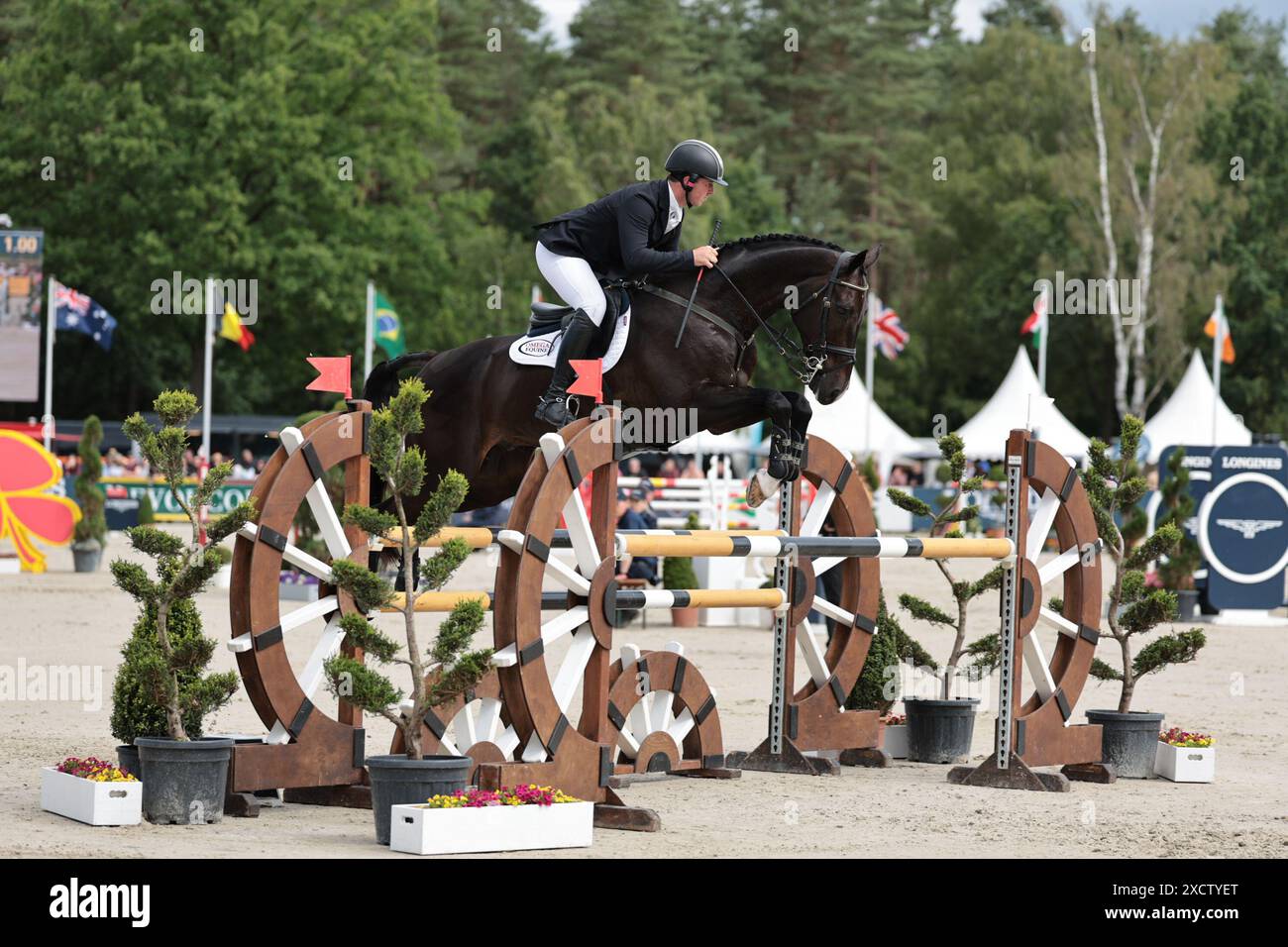David Doel of Great Britain with Galileo Nieuwmoed during the CCI5 ...