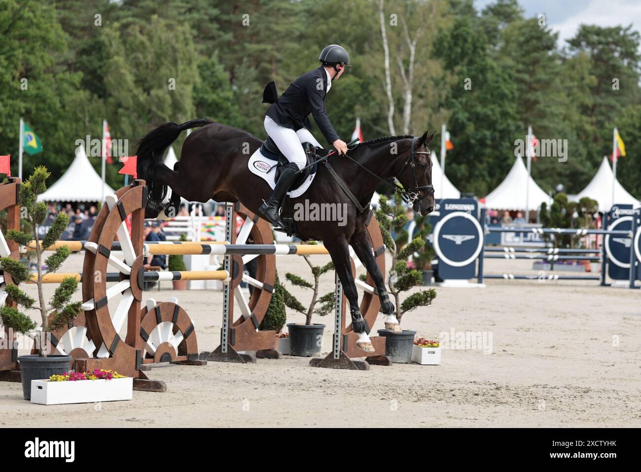 David Doel of Great Britain with Galileo Nieuwmoed during the CCI5 ...