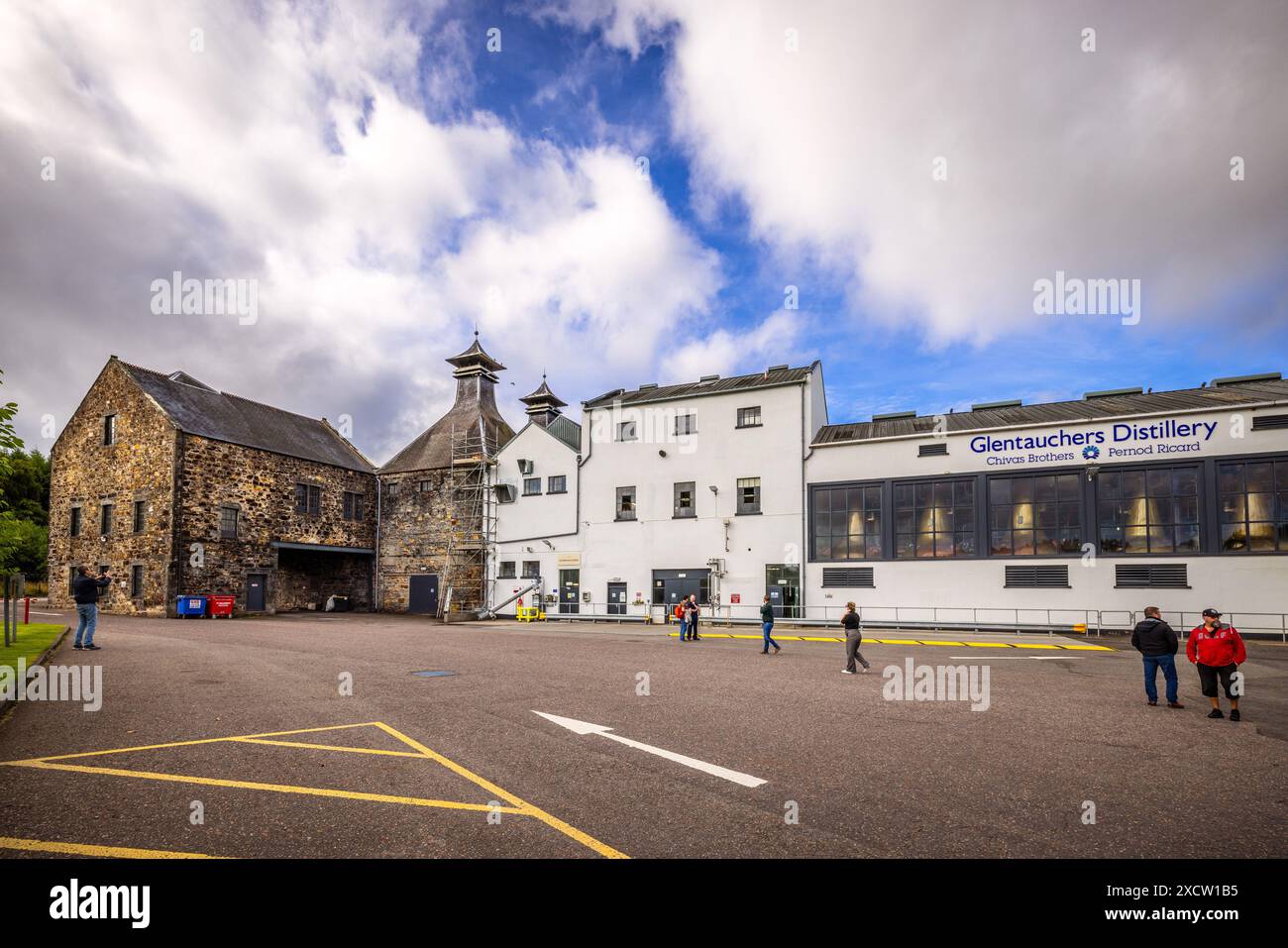 Scottish whisky distillery tour Stock Photo - Alamy