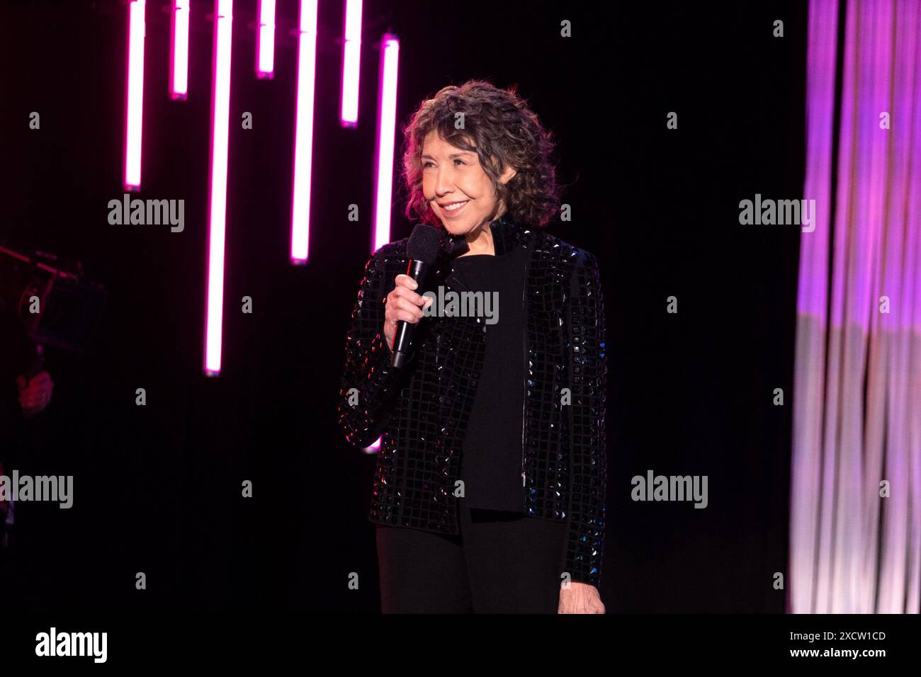 OUTSTANDING: A COMEDY REVOLUTION, Lily Tomlin, 2024. ph: Beth Dubber ...