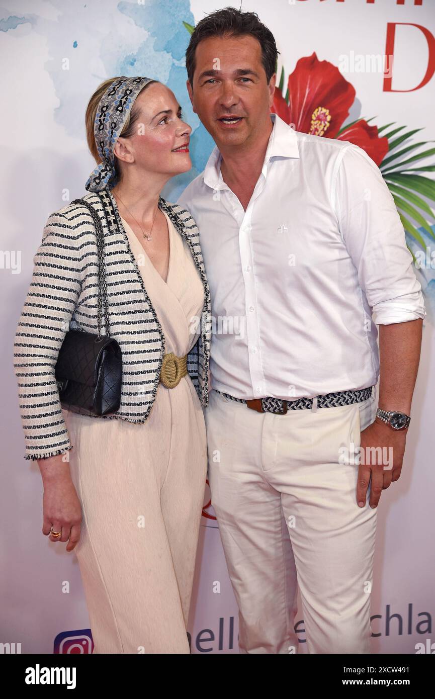 Andreas Elsholz mit Ehefrau Denise Zich beim RAFFAELLO SUMMER DAY 2024 ...