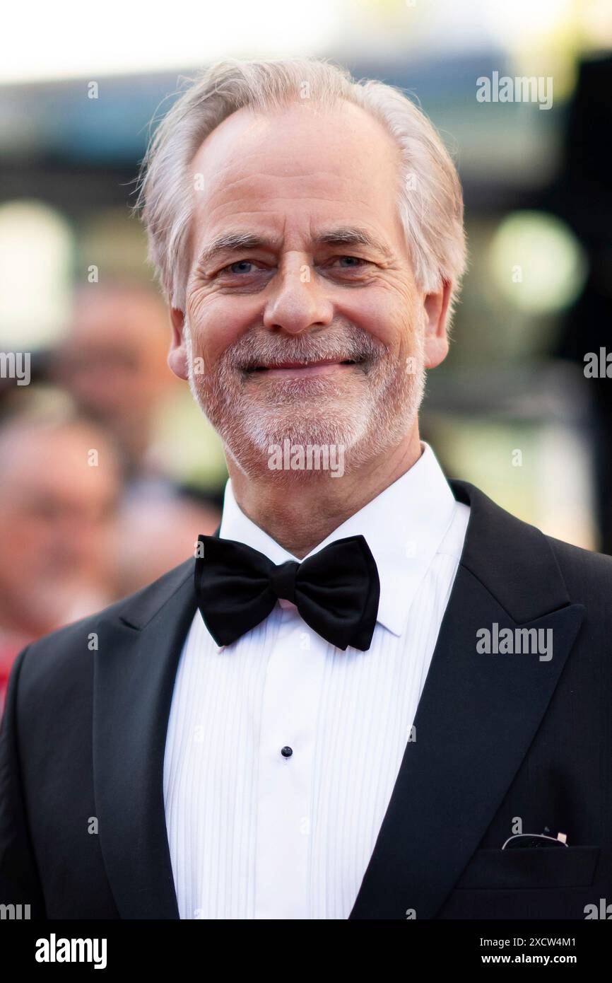 Oyster Roger poses for photographers upon arrival at the premiere of ...