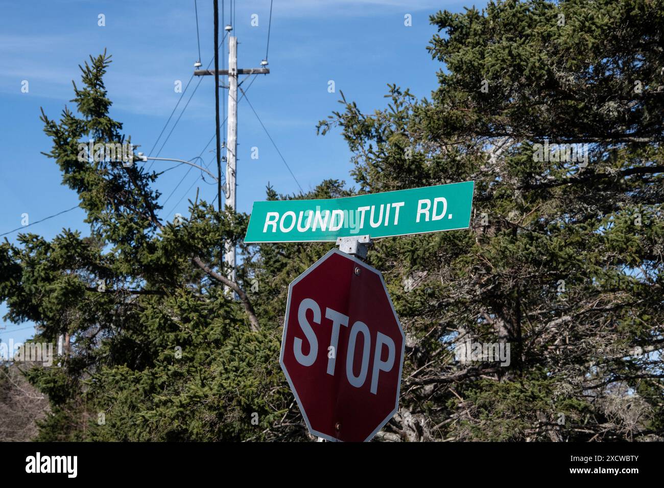 Road sign in lake hi-res stock photography and images - Alamy
