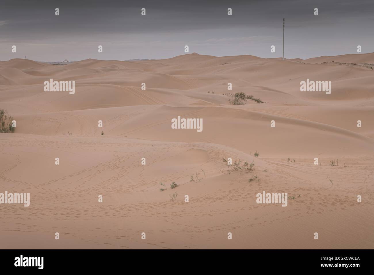Tengri desert hi-res stock photography and images - Alamy