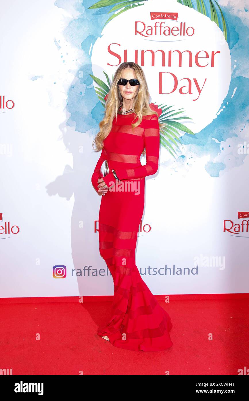 Event - Raffaello Summer Day 2024 Elle Macpherson beim Raffaello Summer ...