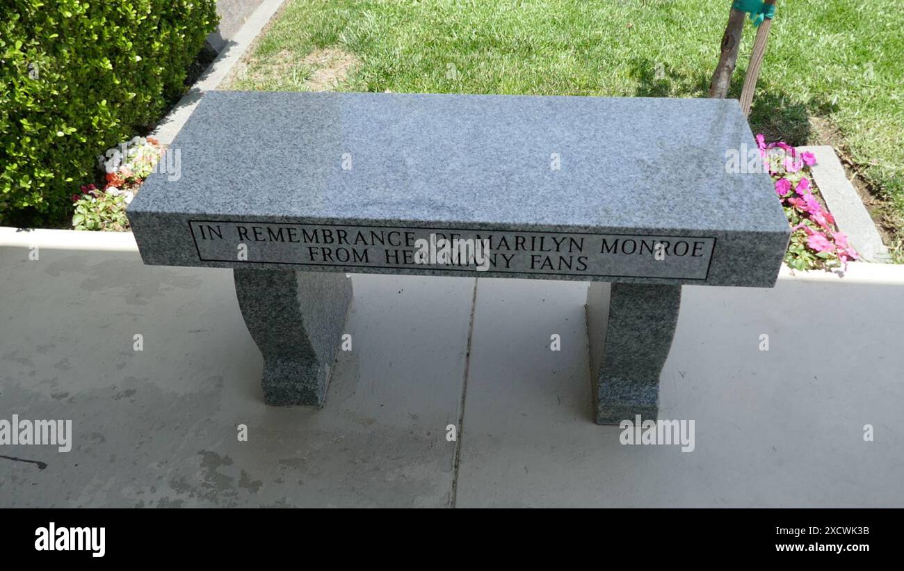 Los Angeles, California, USA 18th June 2024 Bench at Actress Marilyn ...