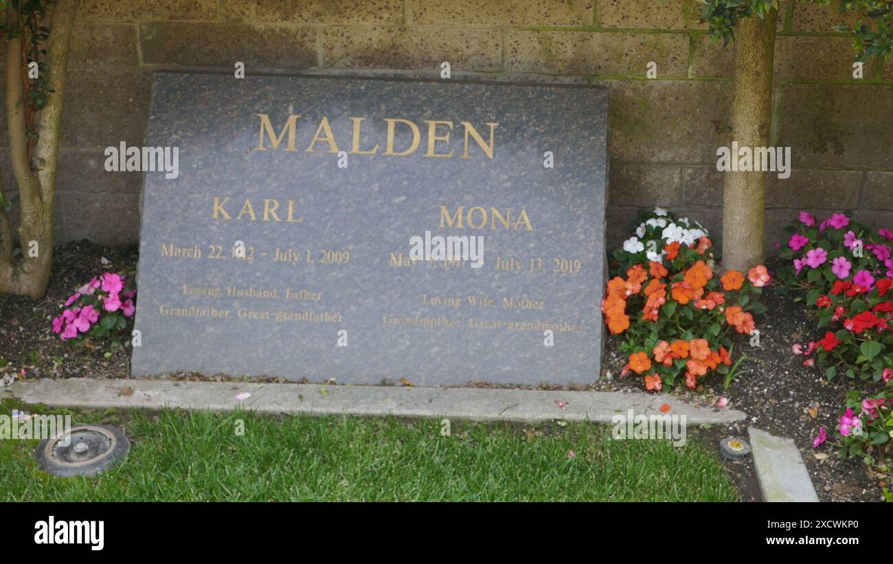 Los Angeles, California, USA 18th June 2024 Actor Karl Malden Grave at ...