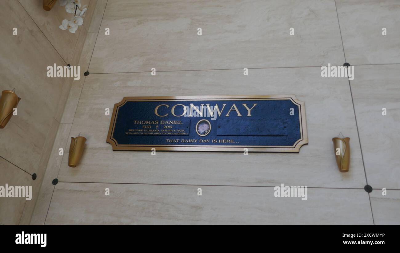 Los Angeles, California, USA 18th June 2024 Comedian Tim Conway Grave ...