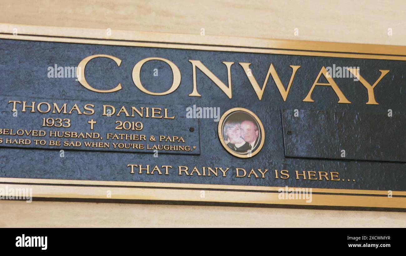 Los Angeles, California, USA 18th June 2024 Comedian Tim Conway Grave ...