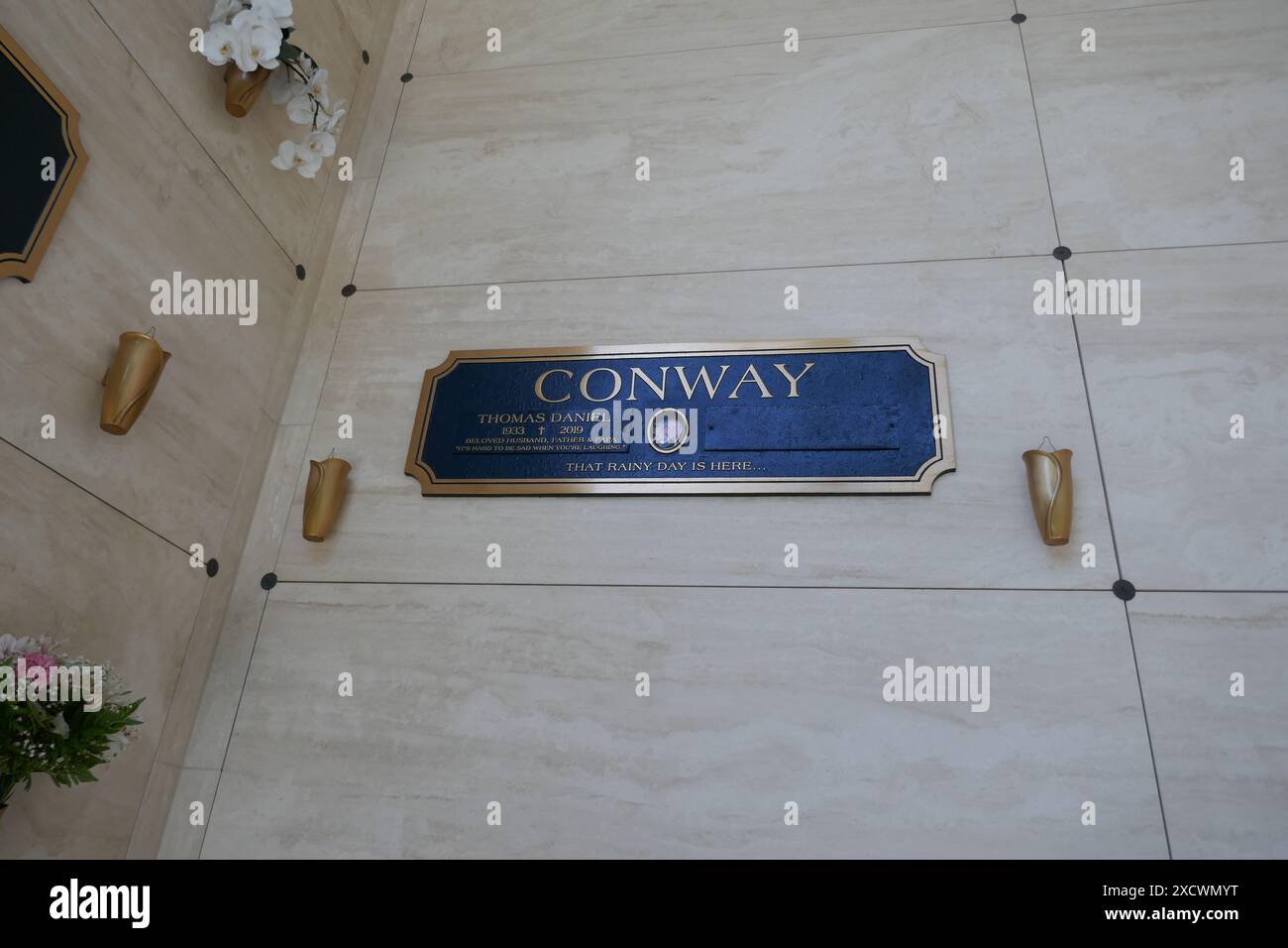 Los Angeles, California, USA 18th June 2024 Comedian Tim Conway Grave ...