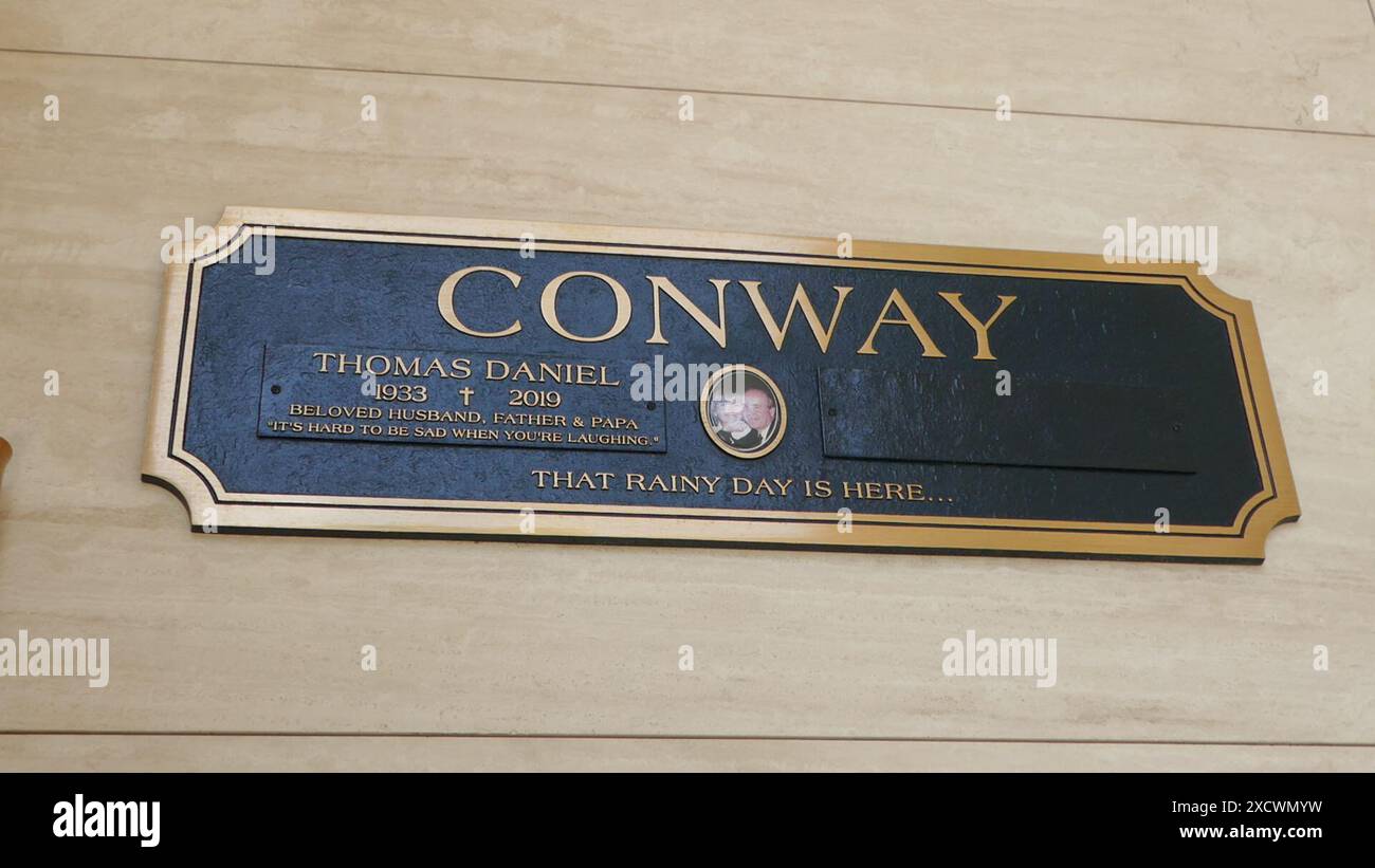 Los Angeles, California, USA 18th June 2024 Comedian Tim Conway Grave ...
