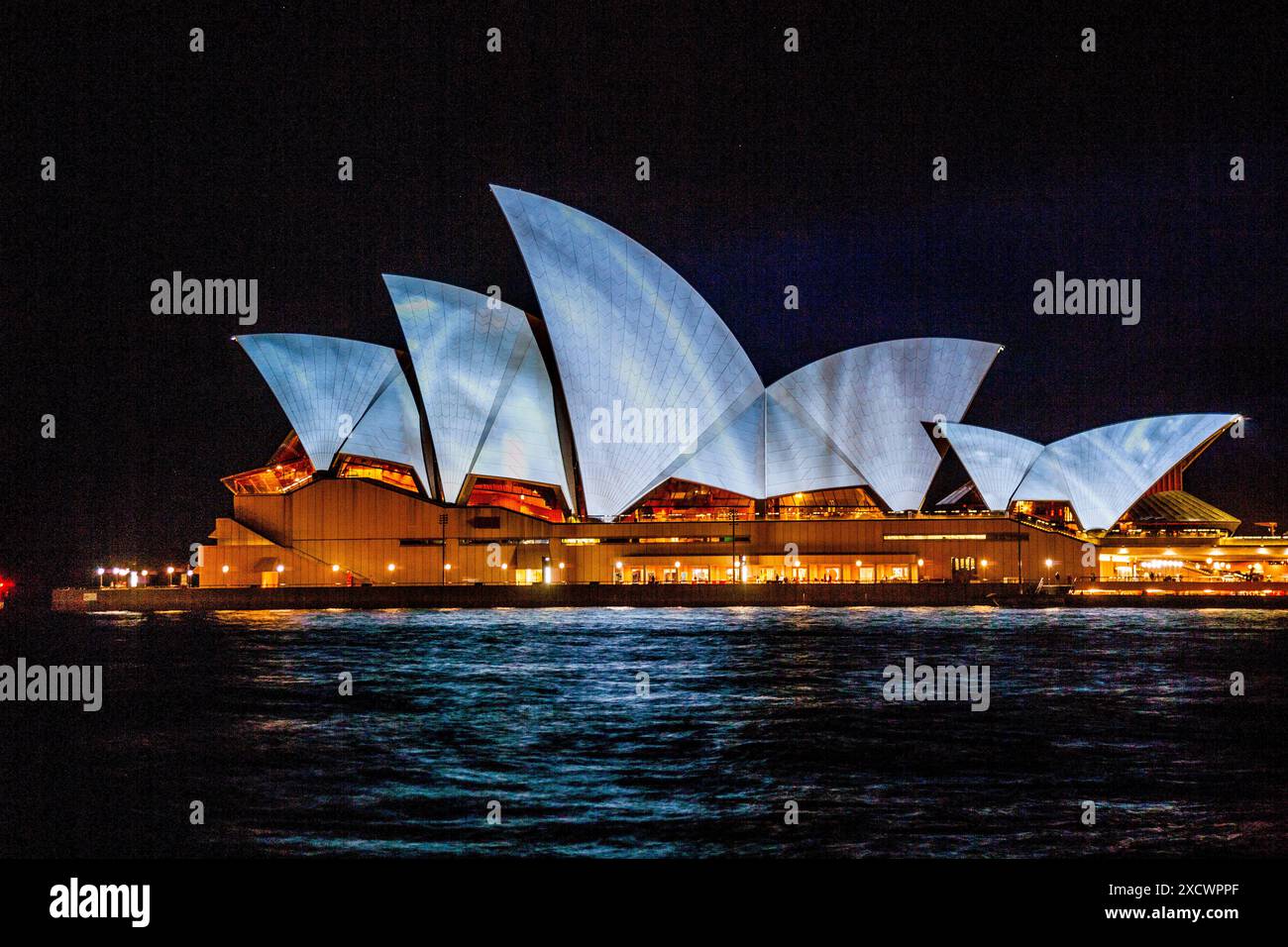 Sydney Opera House, animated artwork projections 'Lighting the Sails ...
