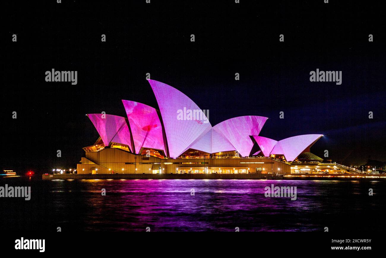 Sydney Opera House, animated artwork projections 'Lighting the Sails ...