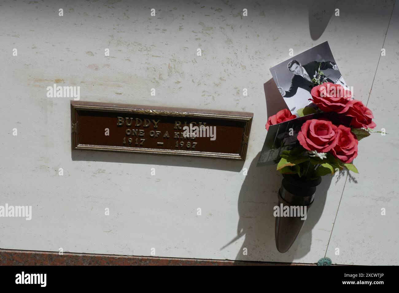 Los Angeles, California, USA 18th June 2024 Musician Buddy Rich Grave ...