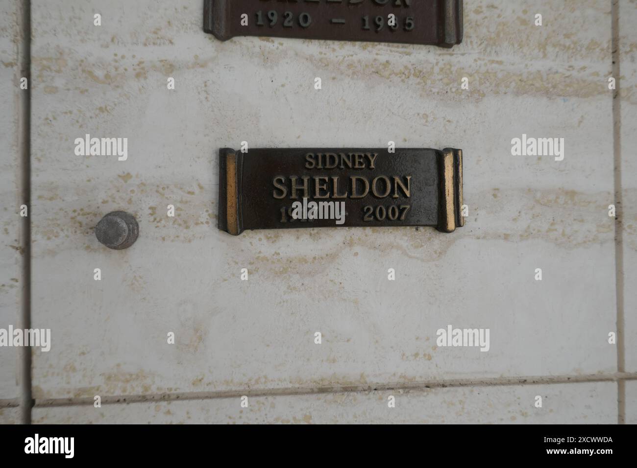 Los Angeles, California, USA 18th June 2024 Sidney Sheldon Grave at ...