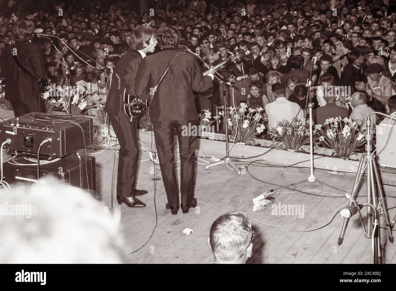 Young beatles stage hi-res stock photography and images - Alamy