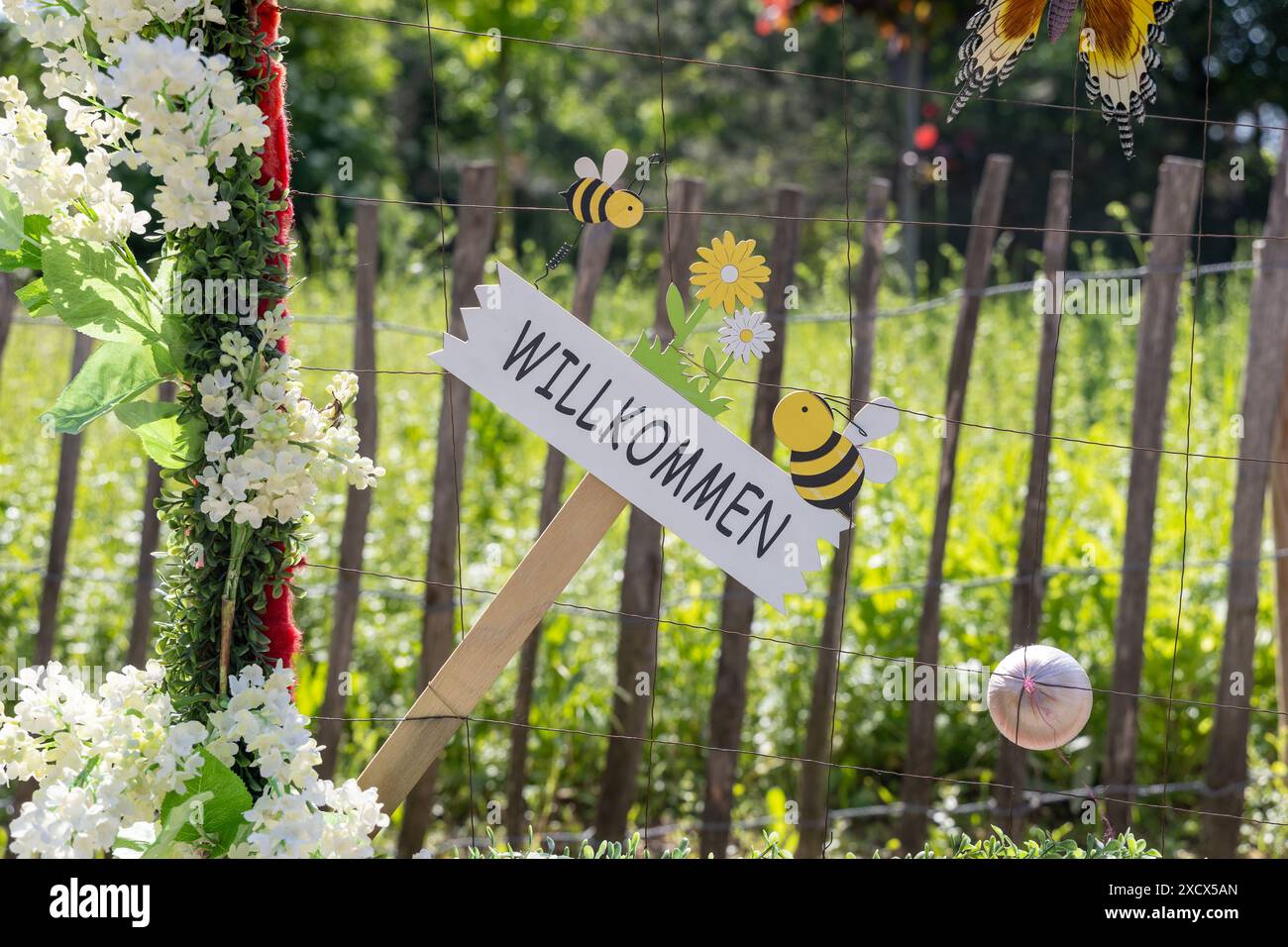 Welcome greeting sign hi-res stock photography and images - Alamy