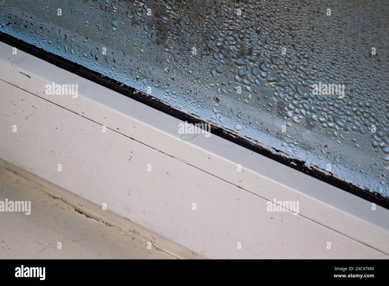Condensation damp problem on hi-res stock photography and images - Alamy