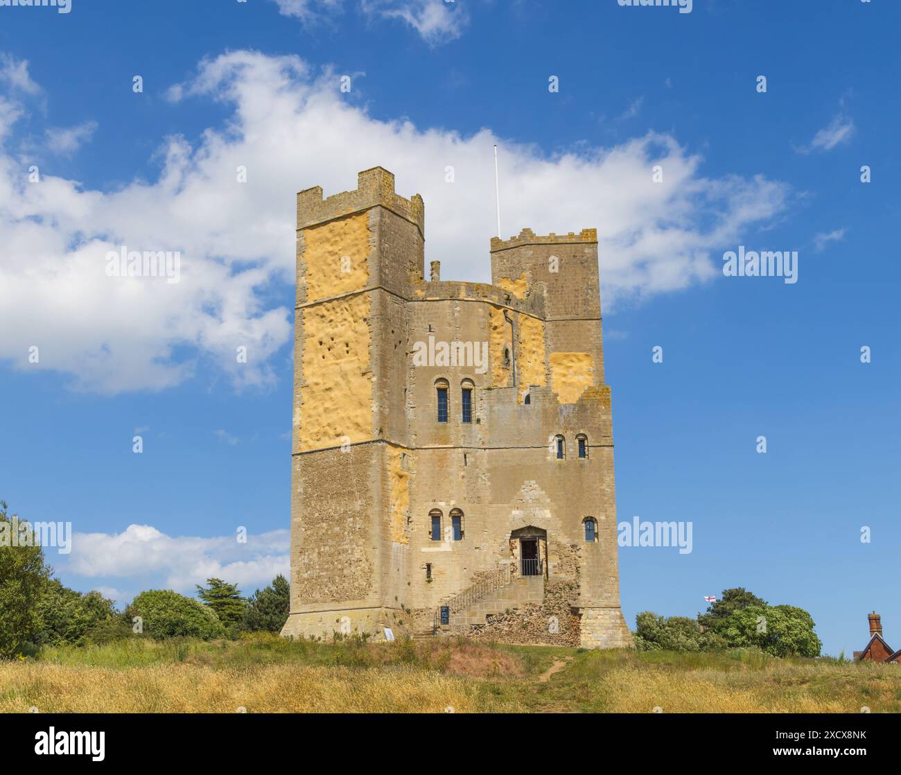 English castle sunny hi-res stock photography and images - Alamy