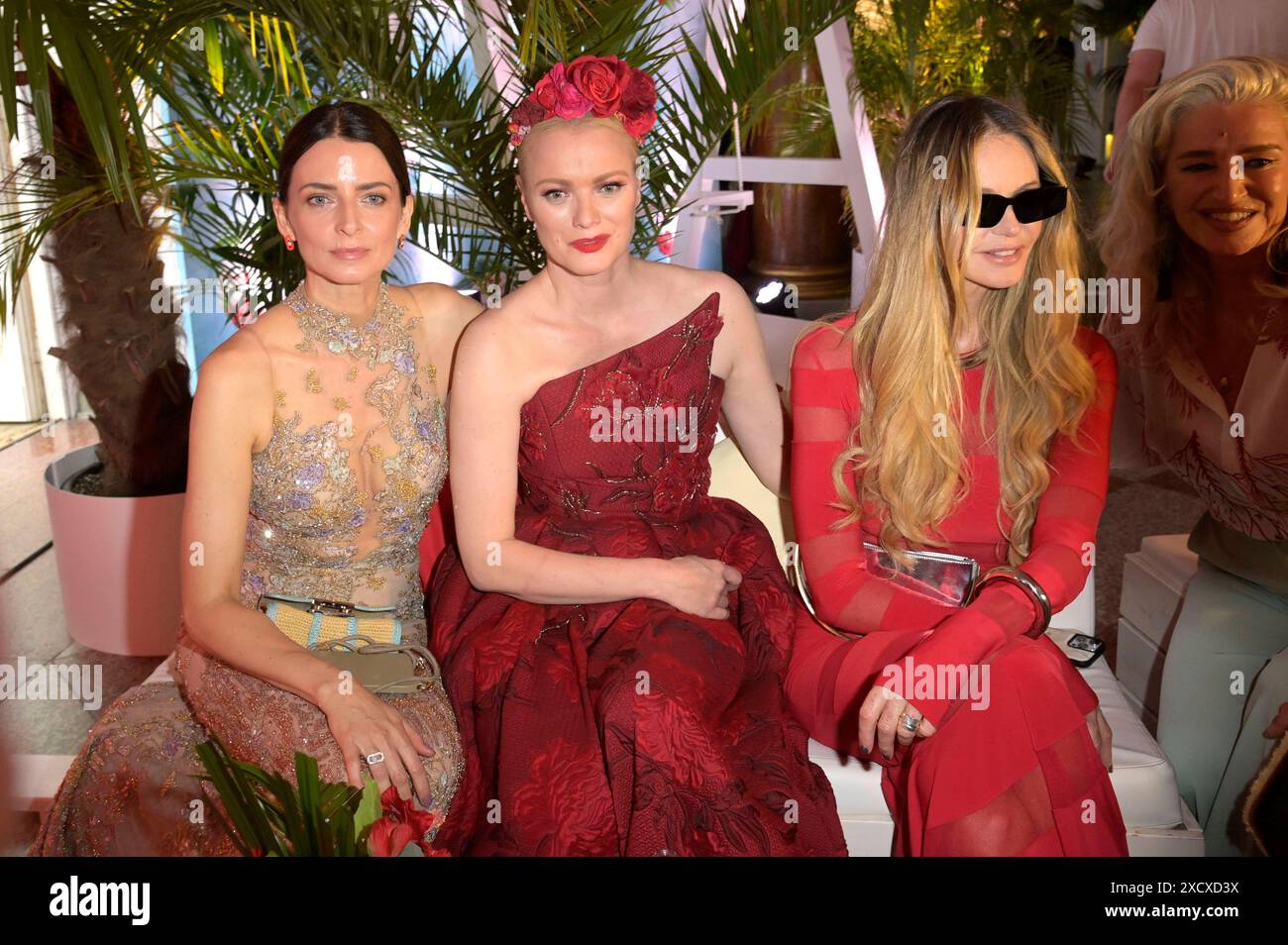 Eva Padberg, Franziska Knuppe und Elle Macpherson beim Raffaello Summer ...