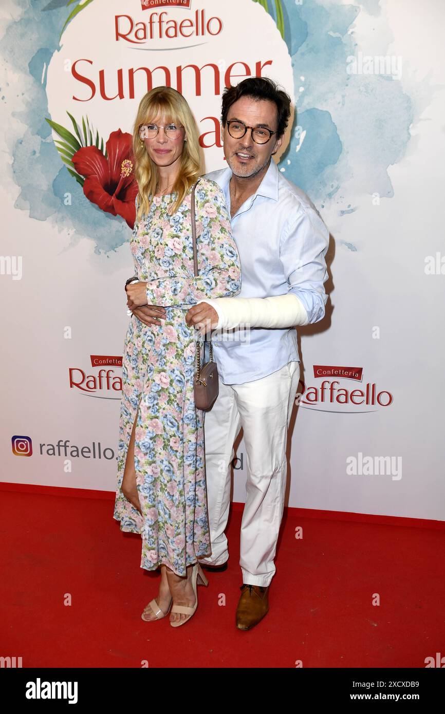 Sabrina Gehrmann und Tobey Wilson beim Raffaello Summer Day in Berlin ...