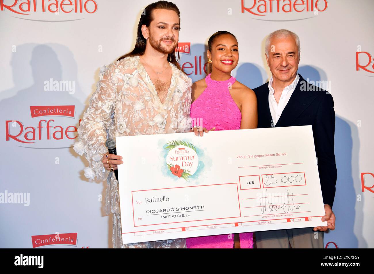 Riccardo Simonetti, Alexandra Maurer und Carlo Vassallo beim Raffaello ...