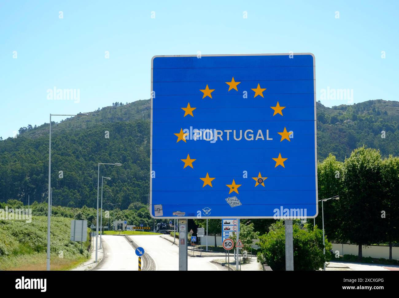 Portugal and Spain EU border crossing sign Stock Photo - Alamy