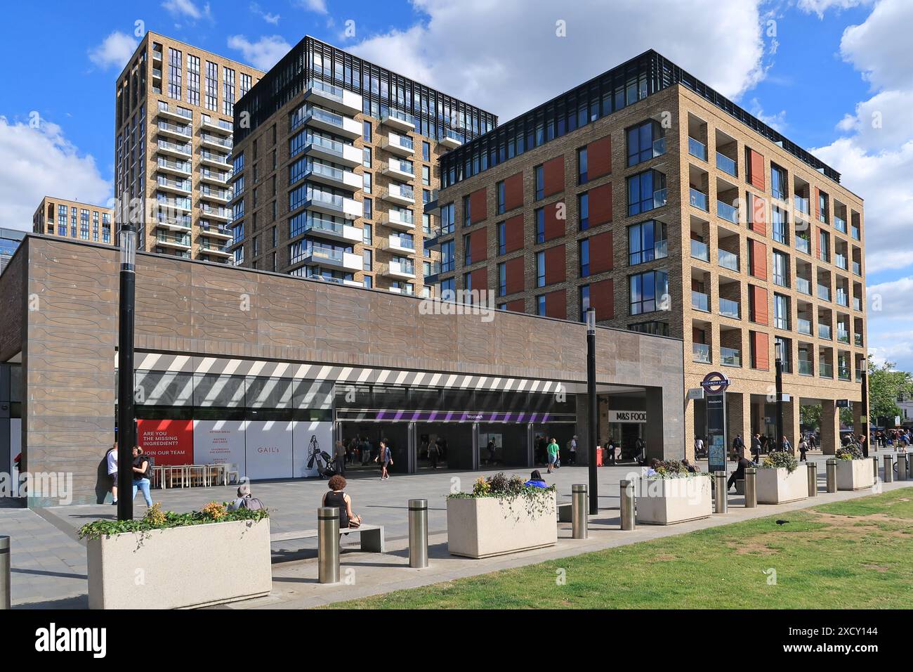 Major Draper Street, Woolwich. New apartment building adjoining the new ...