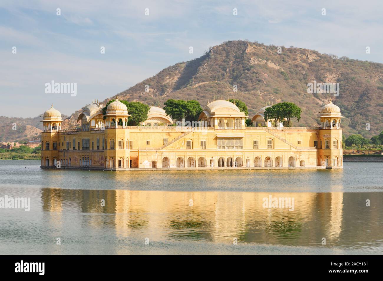 Awesome view of Jal Mahal (Water Palace) in the middle of the Man Sagar ...