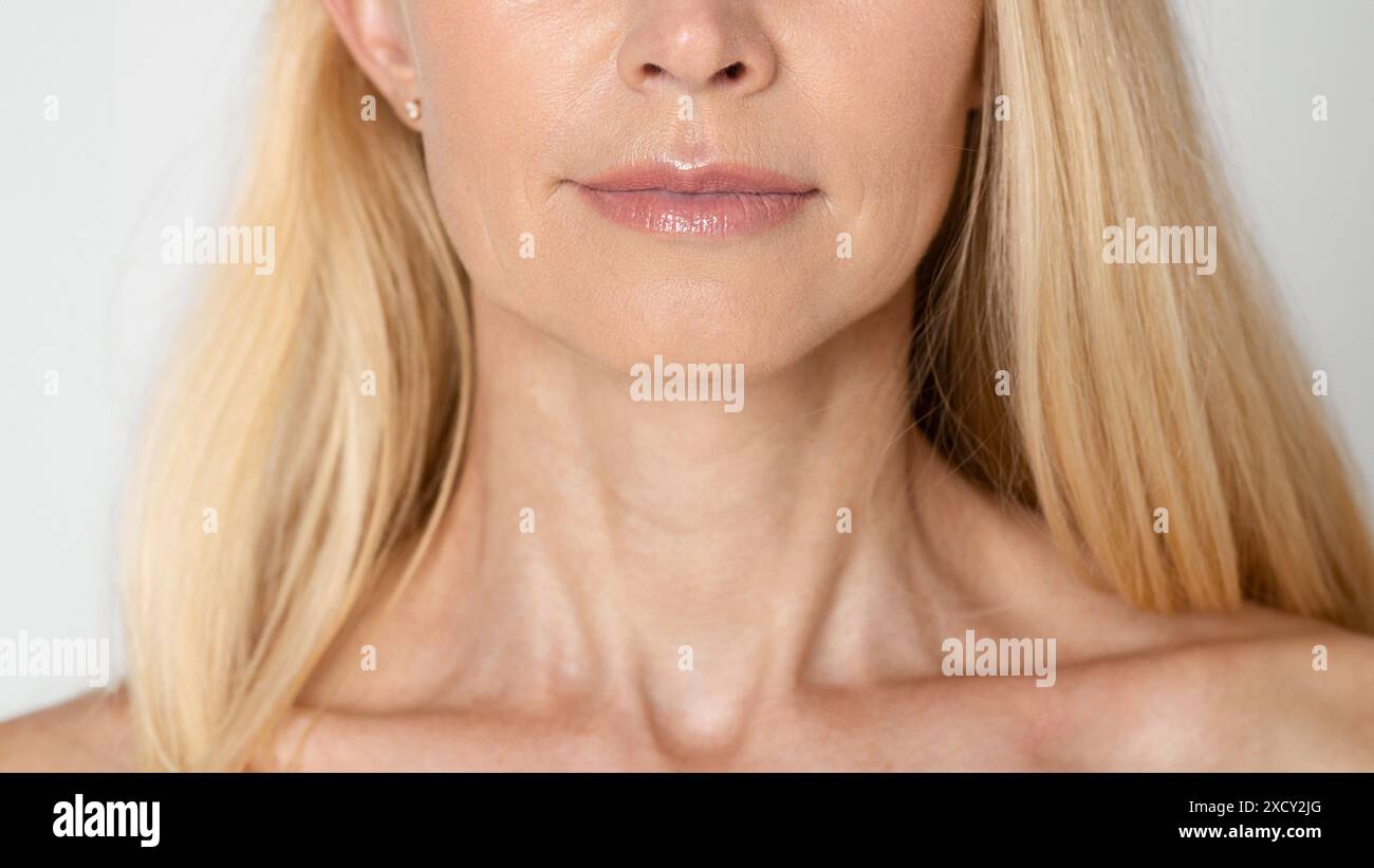 Close up young womans neck hi-res stock photography and images - Alamy