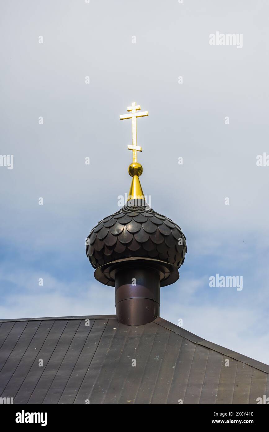 Russian orthodox church cross hi-res stock photography and images - Alamy
