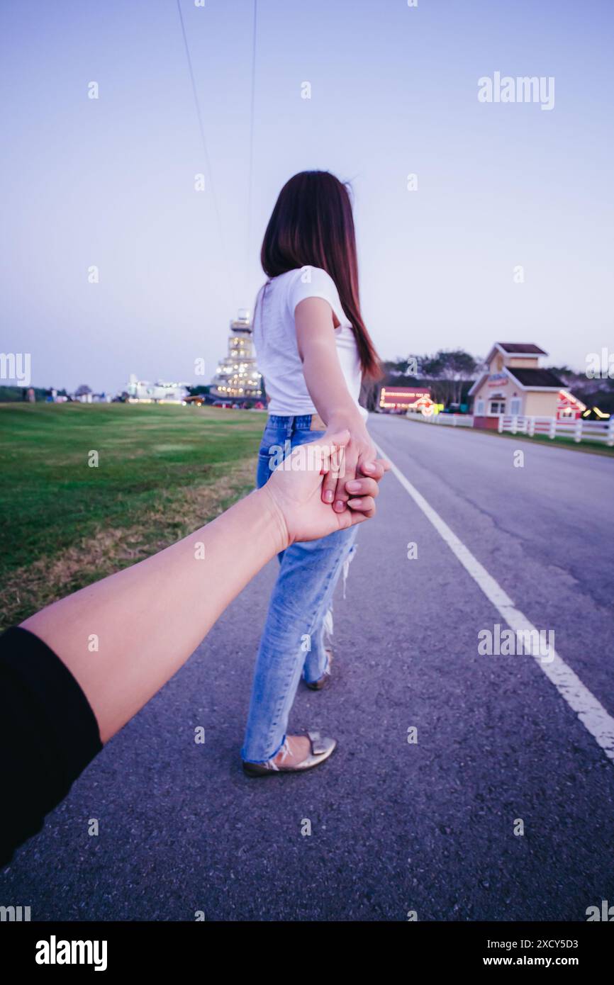 Show friendship hi-res stock photography and images - Alamy