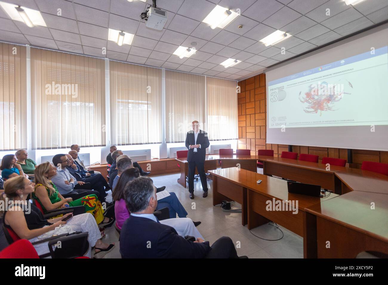 Dipartimento di medicina fisica hi-res stock photography and images - Alamy