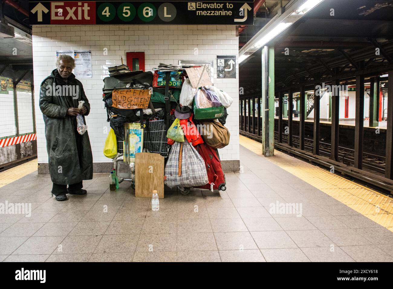 Repending hi-res stock photography and images - Alamy